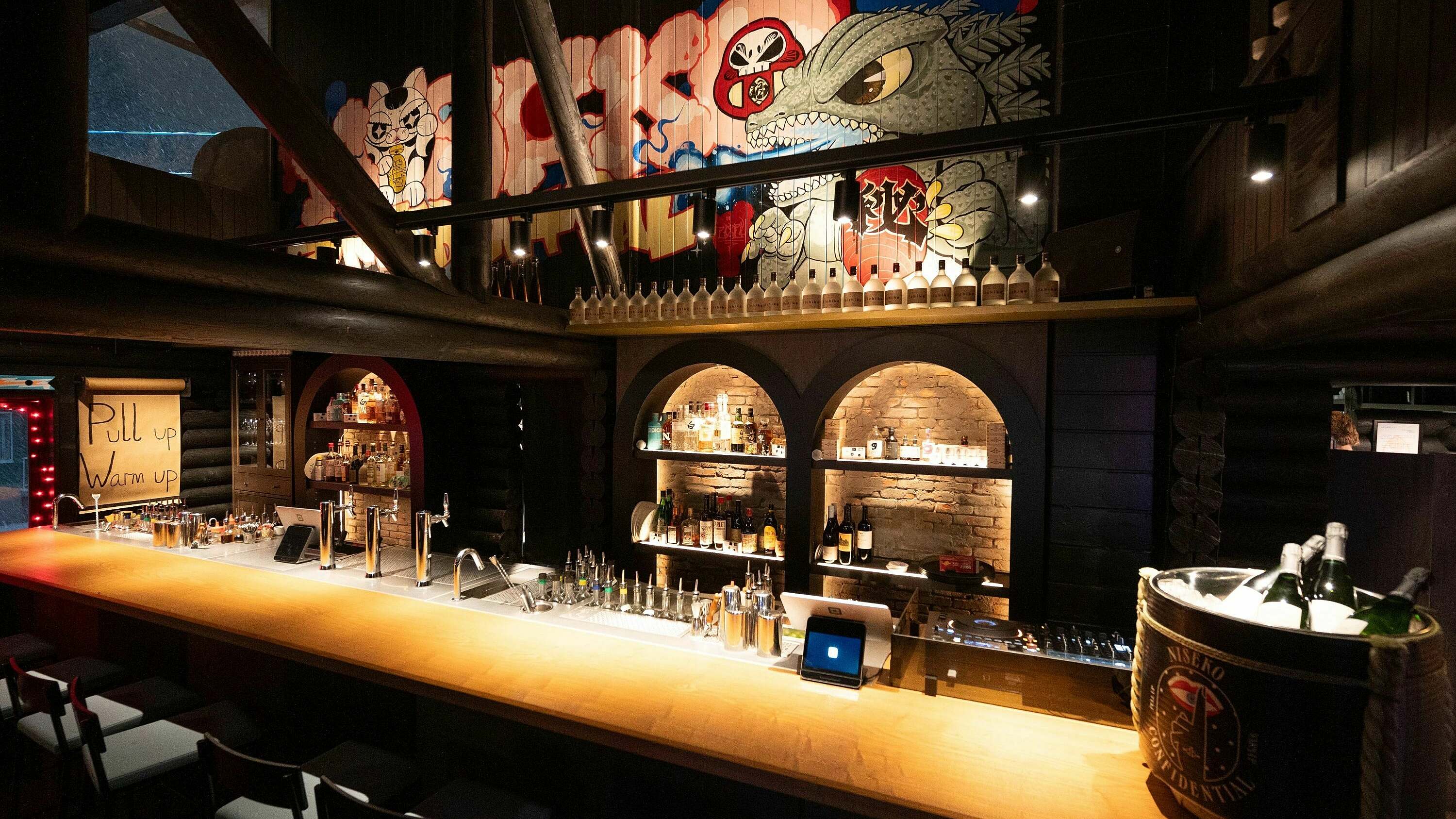 The 14 Best Bars, Pubs And Après Ski Spots… | Uchi: Japan Real Estate