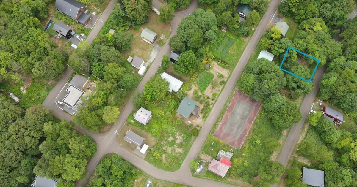 Royal Town 300 sqm Build-Ready Land | Uchi: Japan Real Estate